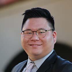 Taehoon Kim Headshot | School of Business